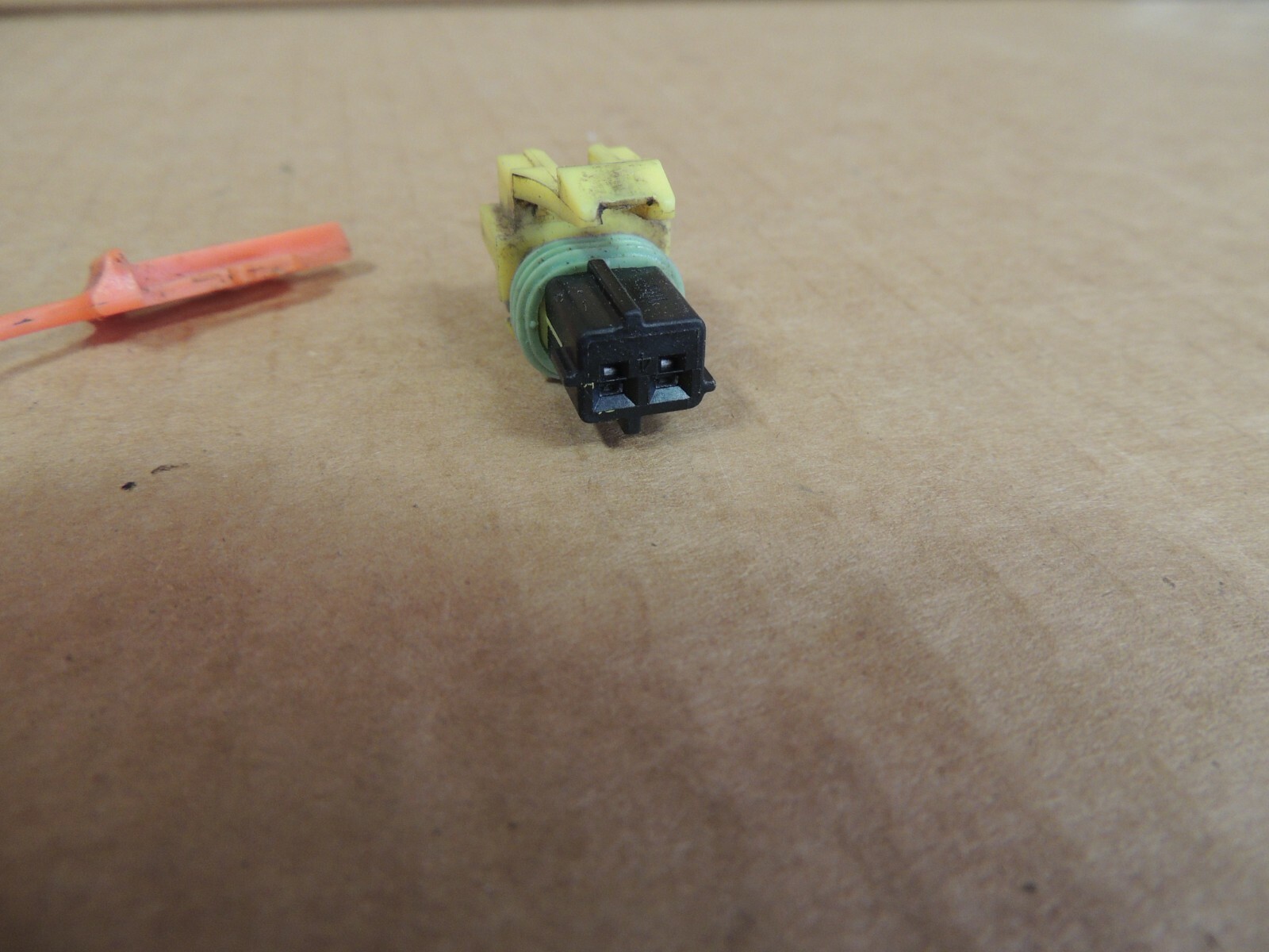 03-06 Chevy Silverado/GMC Sierra Suburban Connector Pigtail OEM ...