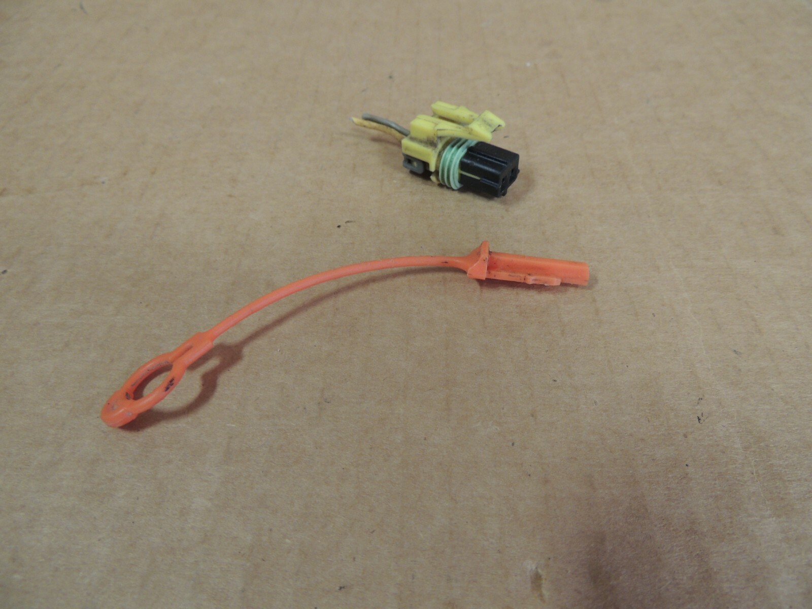 03-06 Chevy Silverado/GMC Sierra Suburban Connector Pigtail OEM ...